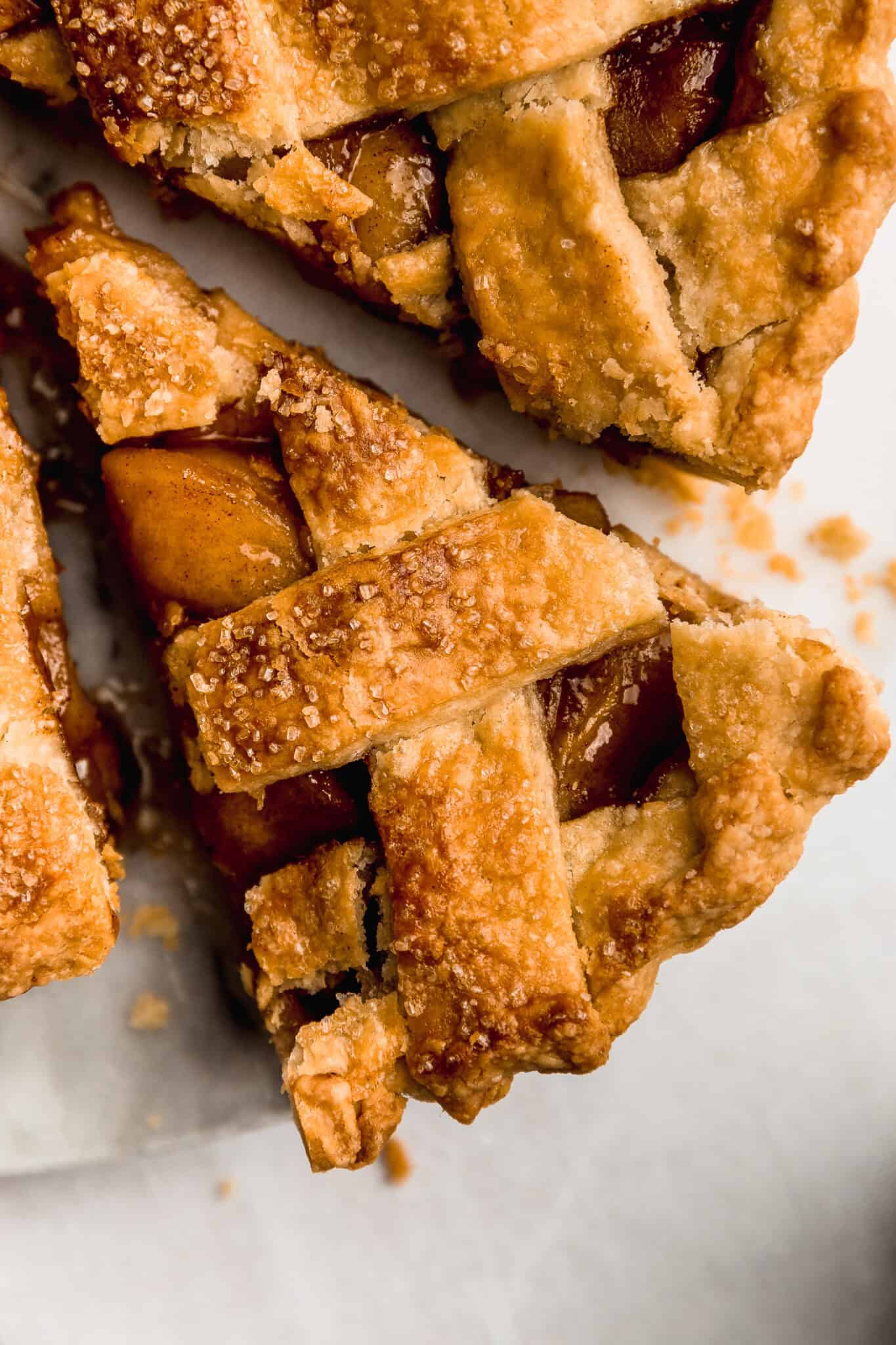 Apple Pie à la Mode (Apple Pie with Ice Cream Recipe) | Cravings Journal