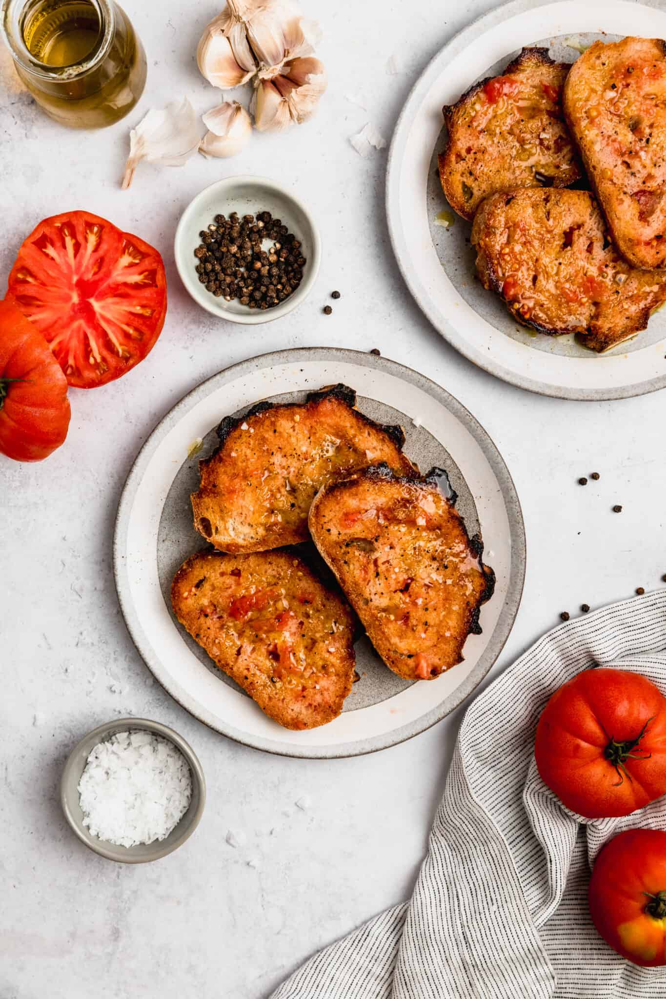 Pan con Tomate (Traditional Spanish Tomato Bread) | Cravings Journal